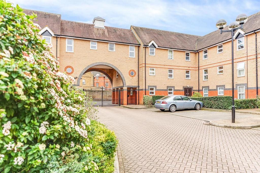 Mitre Court, Hertford SG14 1 bed apartment - £1,150 pcm (£265 pw)