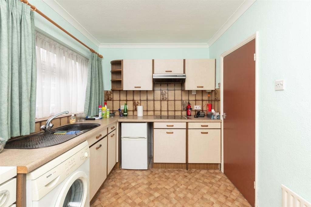 Istead Rise, Istead Rise, Kent 2 bed detached bungalow for sale - £500,000