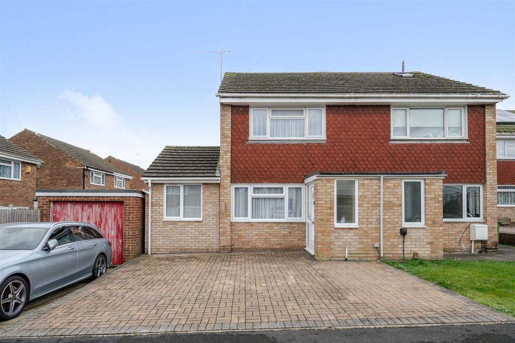 Woolaston Close, Maidstone 3 bed semi-detached house for sale - £300,000