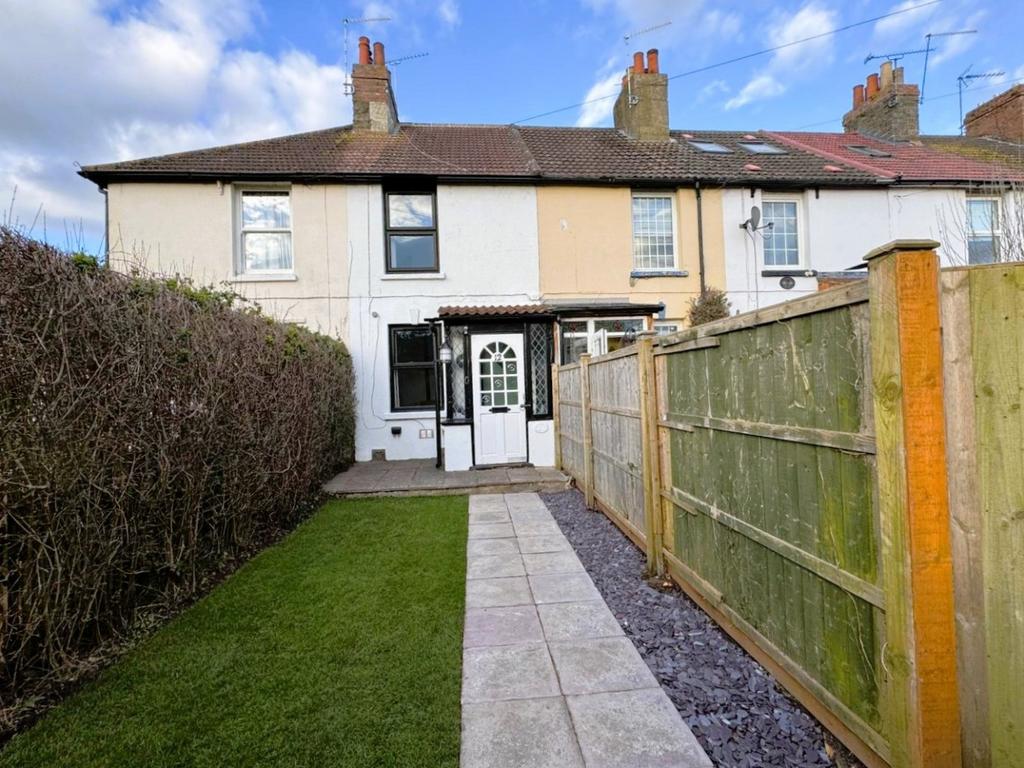 Bush Road, Cuxton 2 bed cottage to rent - £1,250 pcm (£288 pw)