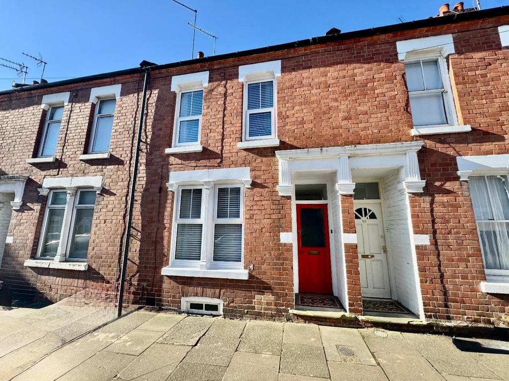 Manfield Road, Abington, Northampton NN1 2 bed terraced house - £225,000