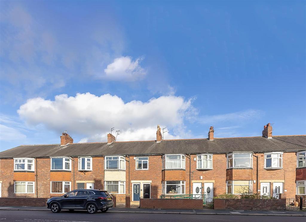 Chillingham Road, Heaton, Newcastle... 3 bed flat for sale - £160,000