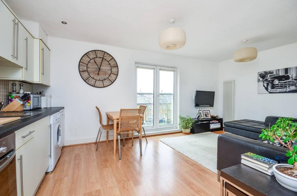 Clock Tower Mews, Hanwell, London, W7 1 bed flat - £1,500 pcm (£346 pw)
