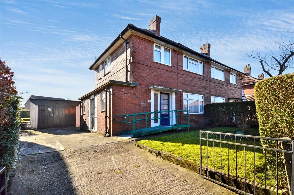 Cranmore Lane, Leeds, West Yorkshire 2 bed semi-detached house - £185,000