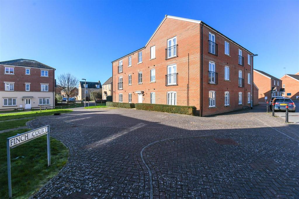 Finch Court, Trowbridge 2 bed flat - £160,000