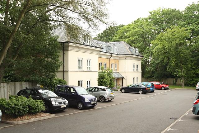Heathside Crescent, Woking GU22 1 bed flat to rent - £1,150 pcm (£265 pw)