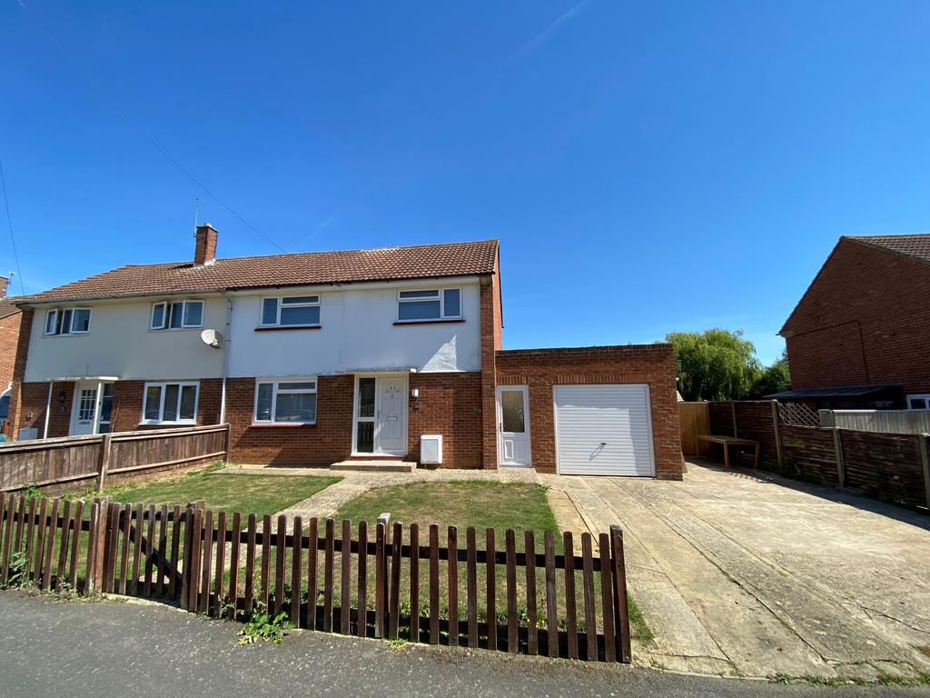 Elton Crescent, Wheatley, OX33 3 bed property to rent - £1,650 pcm (£ ...
