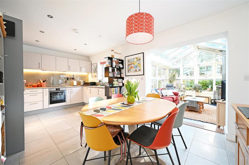 Hulford Street, Chesterfield 4 bed detached house - £425,000