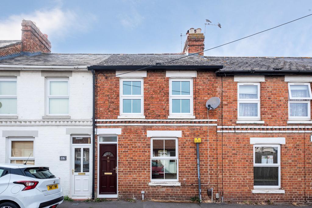 High Street, Didcot, OX11 2 bed terraced house - £1,400 pcm (£323 pw)