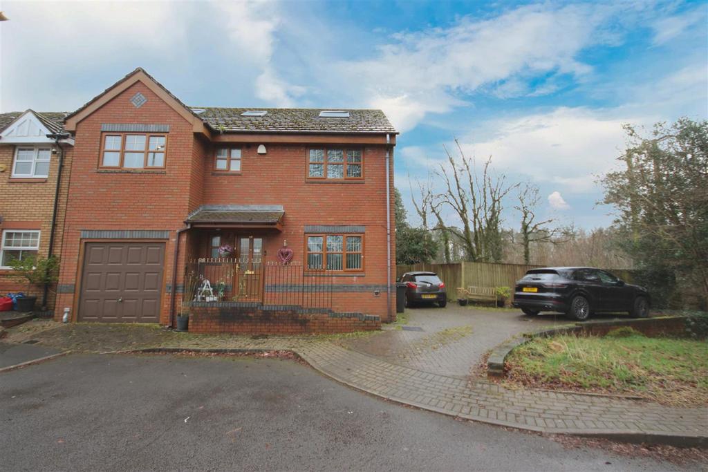 Maes Y Crofft, Morganstown, Cardiff 6 bed detached house - £525,000