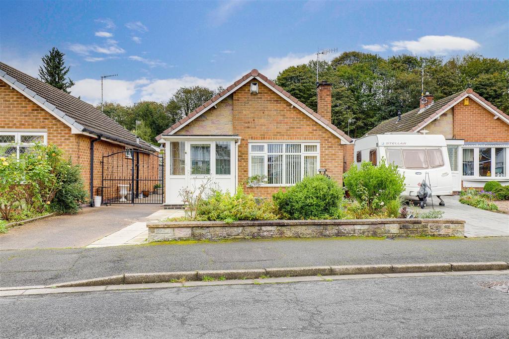 Springwood Gardens, Woodthorpe NG5 2 bed detached bungalow - £995 pcm ...