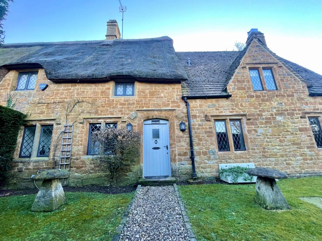 Great Tew, Chipping Norton, OX7 3 bed cottage to rent - £3,700 pcm (£ ...