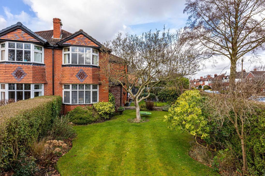 Brookside Road, Sale M33 3 bed semi-detached house for sale - £695,000