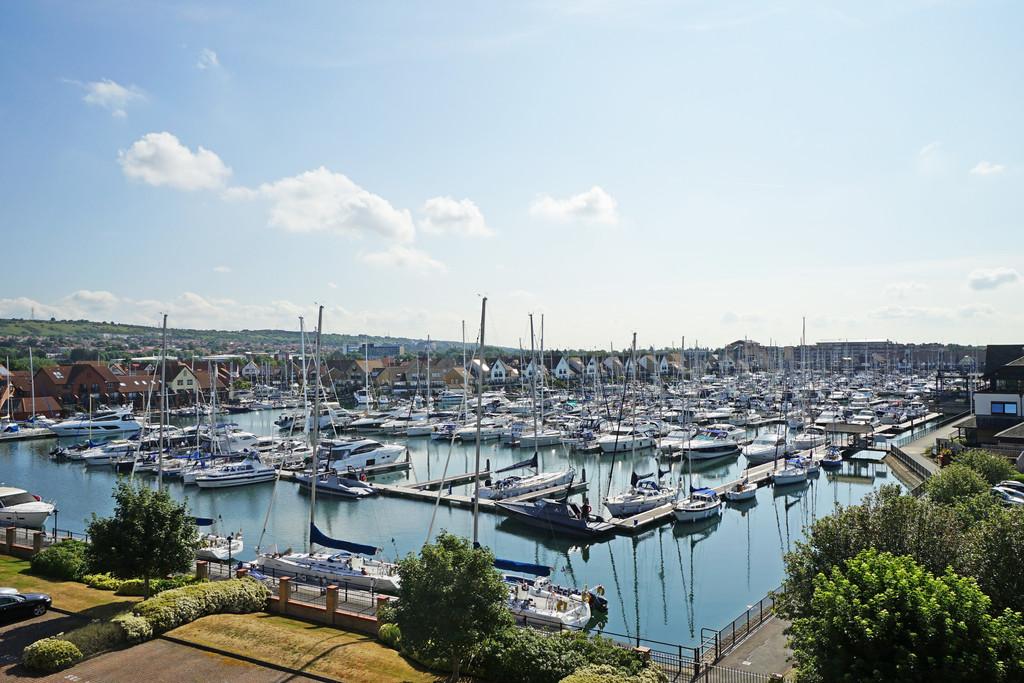 Lock Approach, Portsmouth PO6 2 bed apartment for sale - £390,000