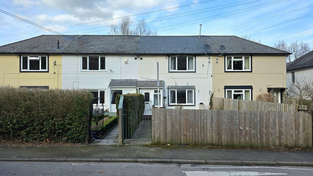 Usk View, Abergavenny NP7 3 bed terraced house for sale - £220,000