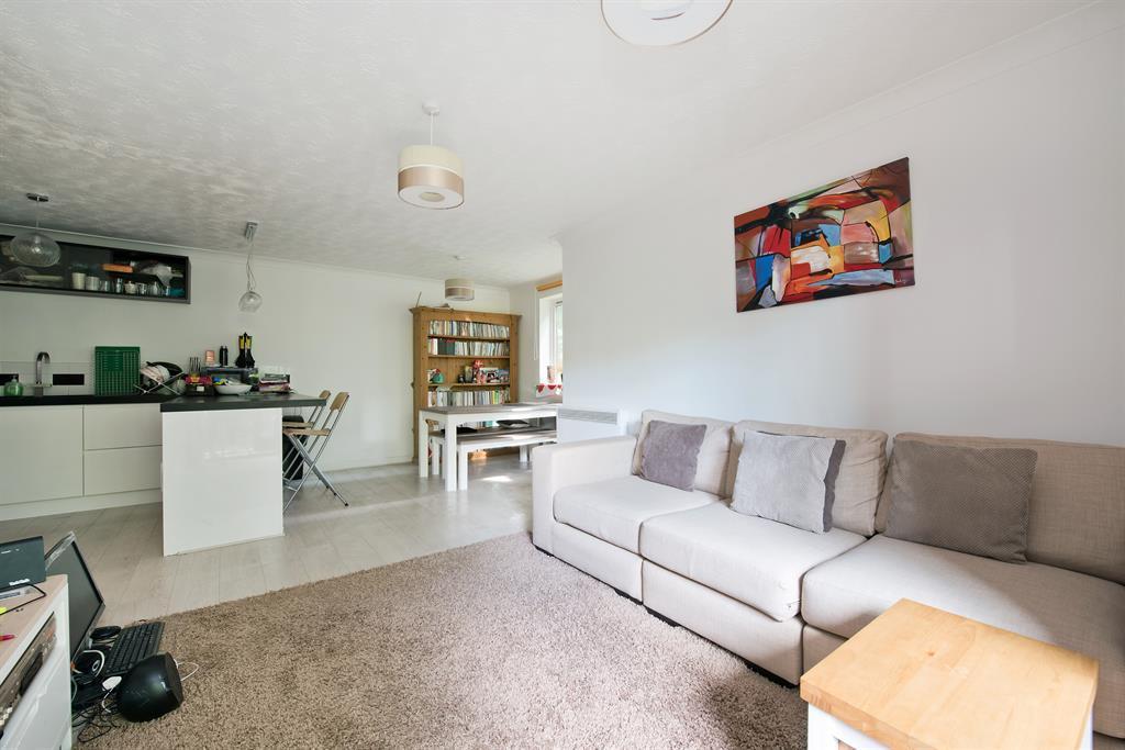 Carlton Place, Crystal Palace, SE19... 2 bed flat - £1,700 pcm (£392 pw)