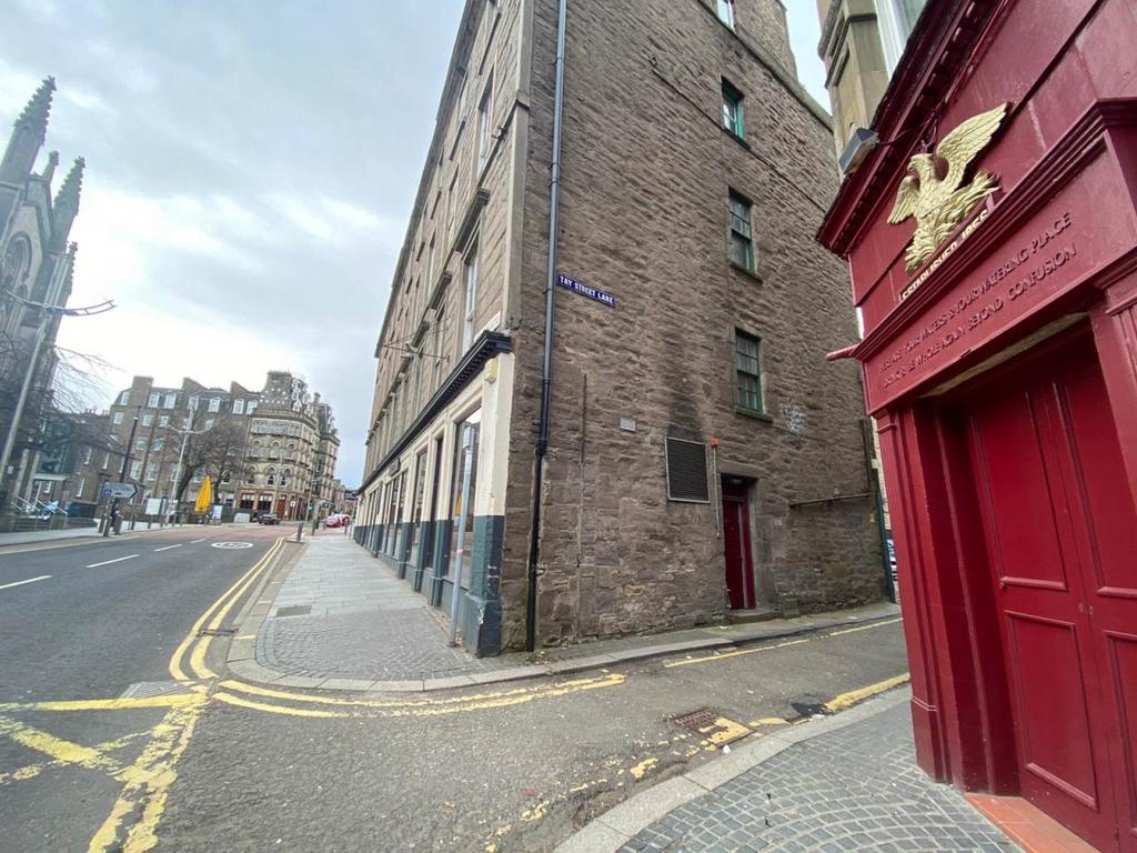 Flat D 105B Nethergate, 4 bed flat - £1,700 pcm (£392 pw)