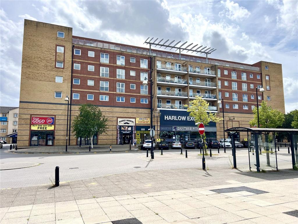 Edinburgh Gate, Harlow, Essex, CM20 2 bed apartment - £1,400 pcm (£323 pw)