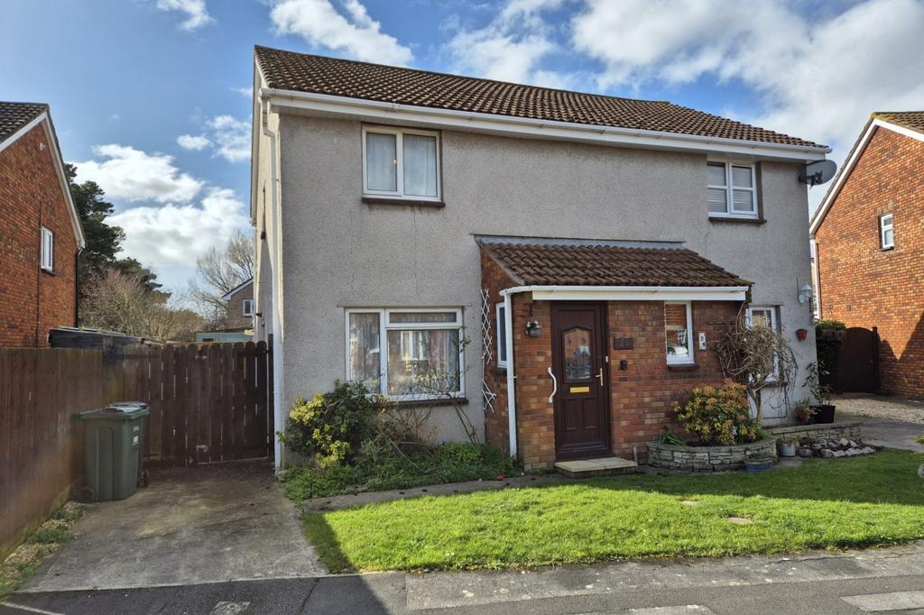 Baker Close, North Somerset BS21 3 bed semi-detached house for sale - £ ...