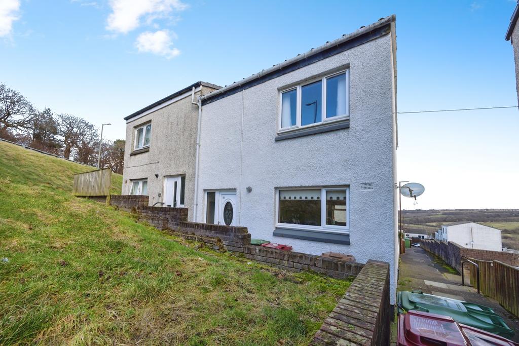 Garry Place, Stirlingshire FK1 2 bed semi-detached house - £115,000