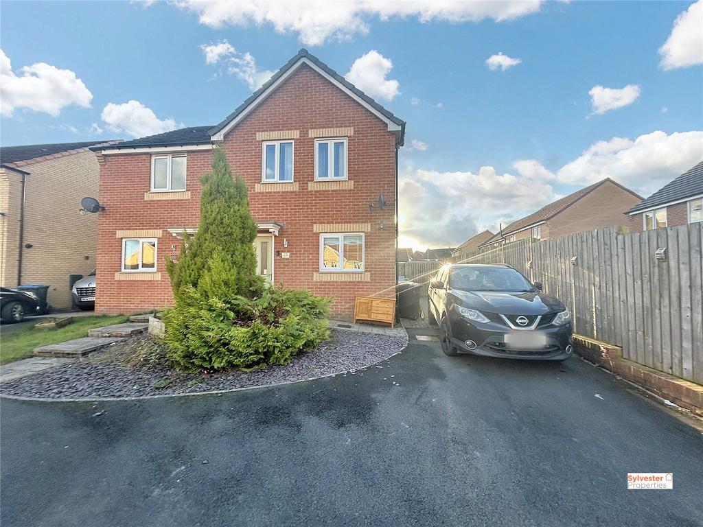 Viscount Close, Catchgate, Stanley... 3 bed semi-detached house - £115,000