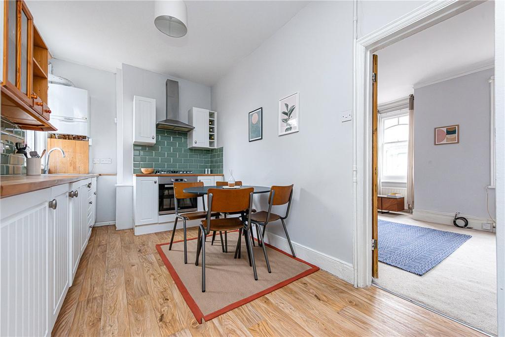 Glengall Road, London, NW6 2 bed terraced house - £2,350 pcm (£542 pw)