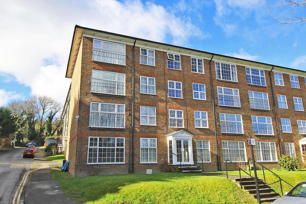 Withdean Rise, Brighton BN1 2 bed flat for sale - £285,000