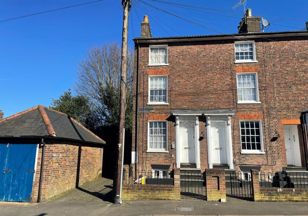 Flat 3, 1 Icknield Street, Dunstable... 1 bed flat - £40,000