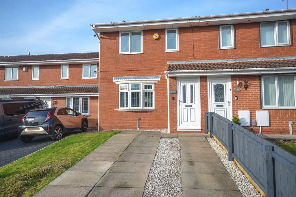 Beechwood Close, Jarrow 2 bed semi-detached house for sale - £134,500
