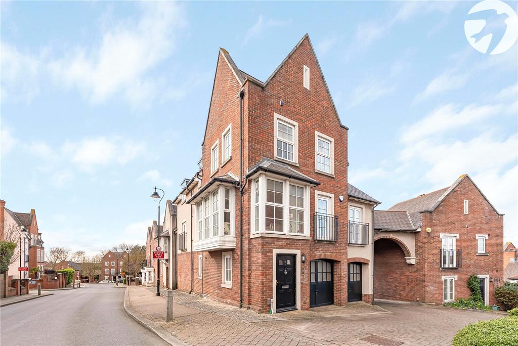 Ingress Park Avenue, Greenhithe... 4 bed end of terrace house for sale ...