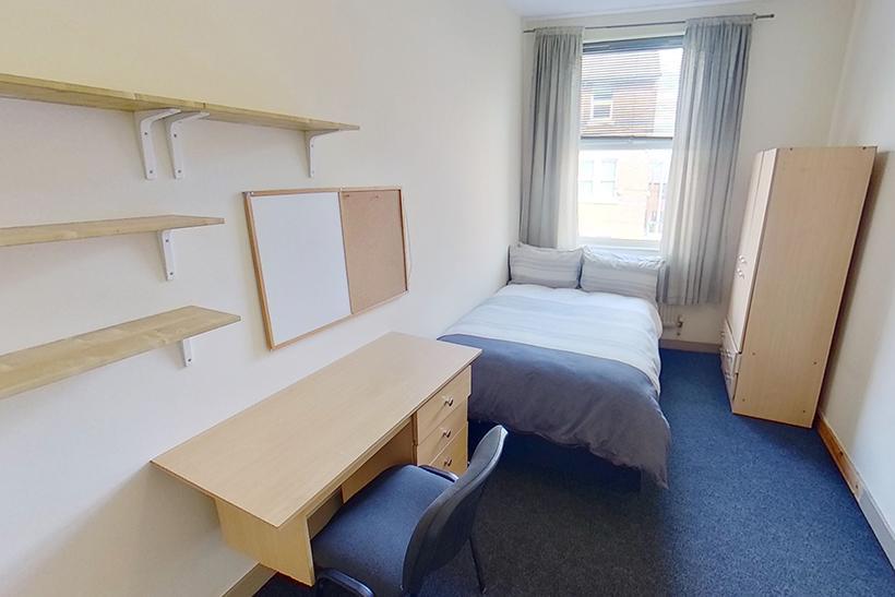150a, Mansfield Road, NOTTINGHAM NG1 3HW 6 bed maisonette to rent - £ ...