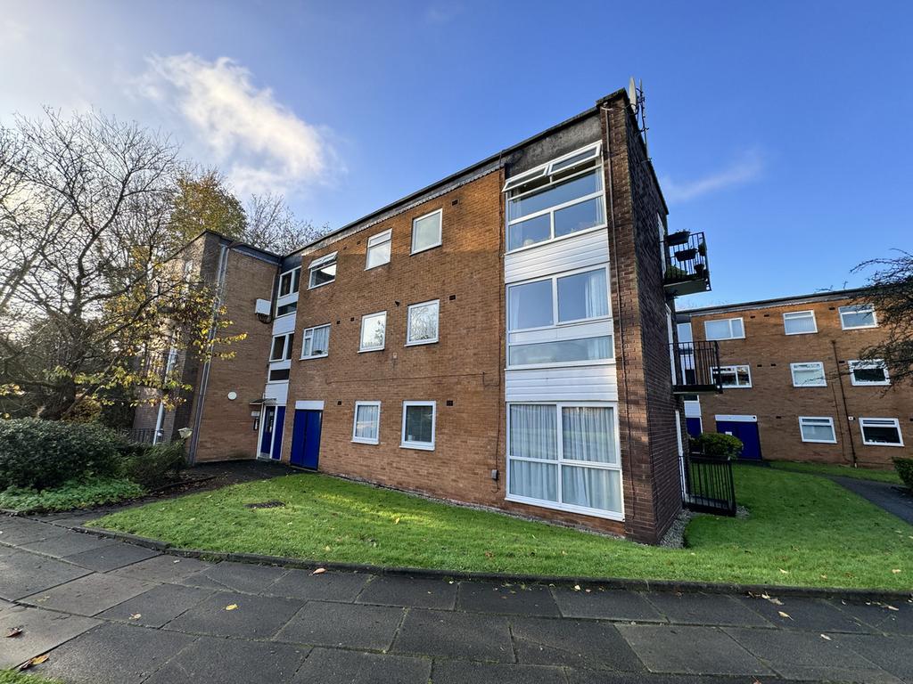 Hackness Road, Manchester, M21 9HH 2 bed apartment - £1,100 pcm (£254 pw)