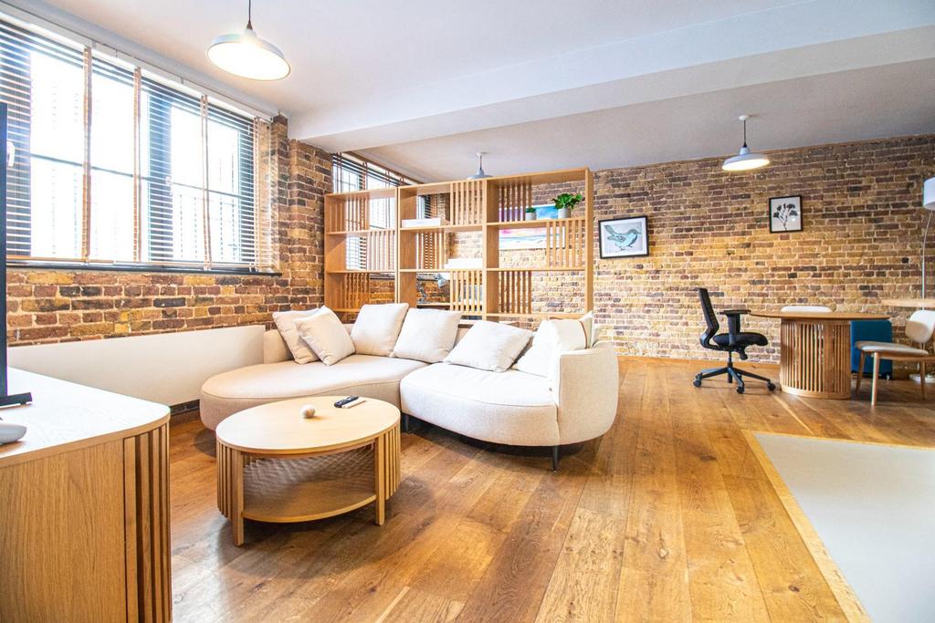 Charlotte Road, Shoreditch, EC2A 2 bed flat - £3,250 pcm (£750 pw)