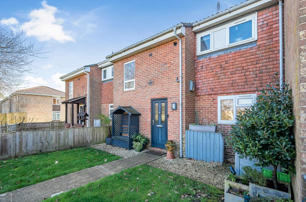 Orchard Close, Colden Common... 3 bed terraced house - £310,000