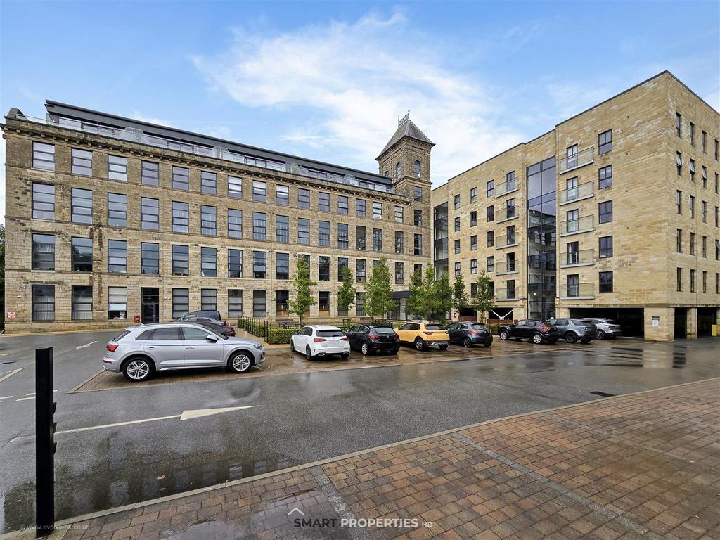 Low Lane, Leeds LS18 2 bed flat for sale - £260,000