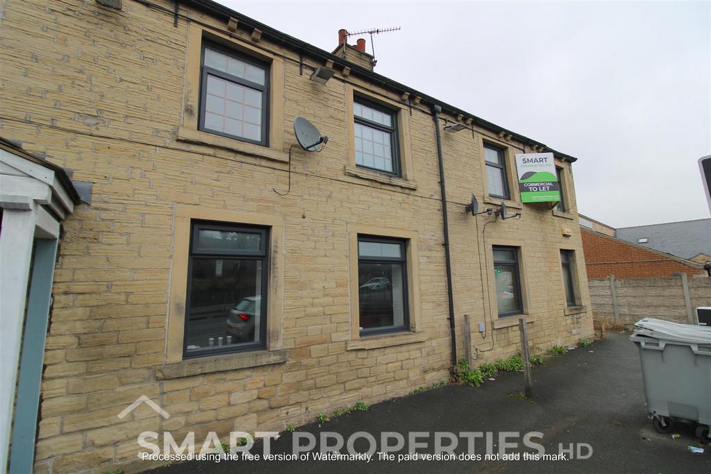 611 Wakefield Road, Huddersfield HD5 1 bed flat - £600 pcm (£138 pw)