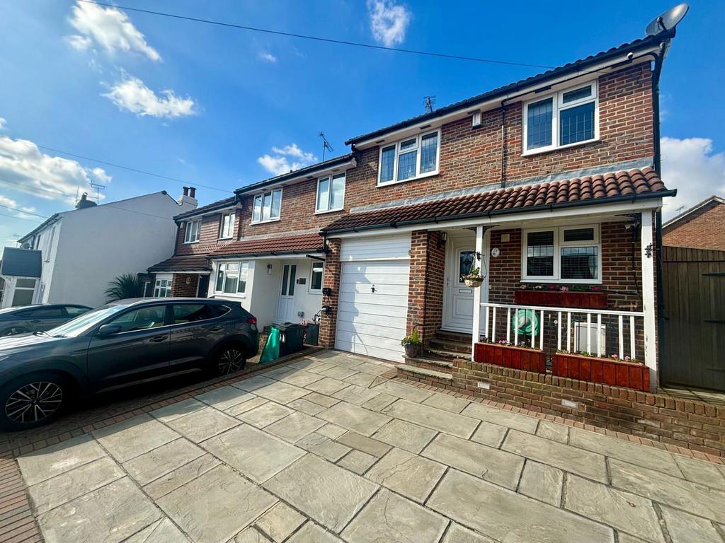 Plantation Road, Hextable, Swanley... 4 bed end of terrace house - £525,000