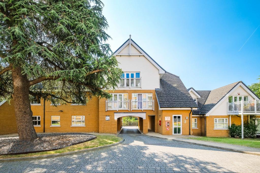 Shore Point, 46 High Road, Buckhurst... 1 bed apartment - £1,450 pcm (£ ...