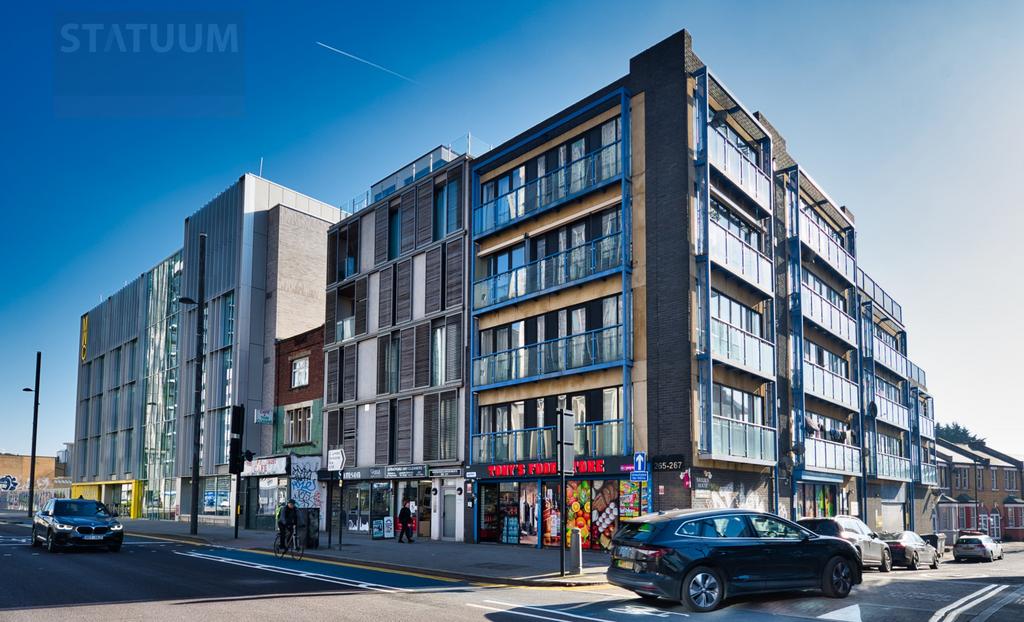 High Street, Stratford, London, E15 2 bed apartment - £2,200 pcm (£508 pw)