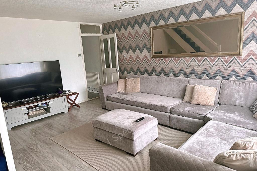 Hazelwell Crescent, Stirchley, B30 2QD 3 bed end of terrace house - £ ...