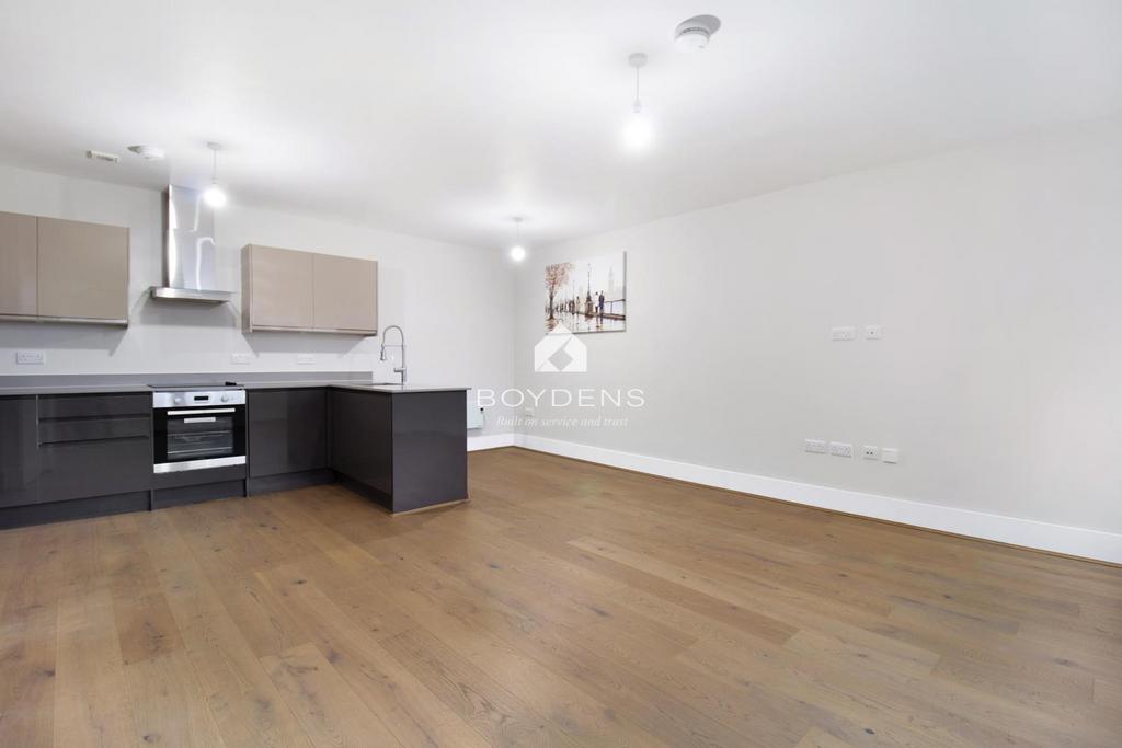 St. Peters Street, Colchester CO1 2 bed apartment - £200,000