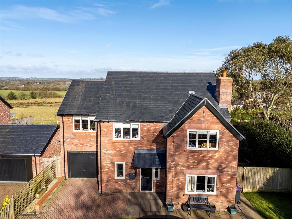 Pear Tree Lane, Whitchurch 4 bed detached house for sale - £600,000