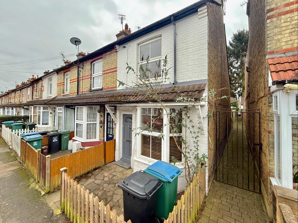 Victoria Road, Watford, WD24 3 bed end of terrace house for sale - £385,000