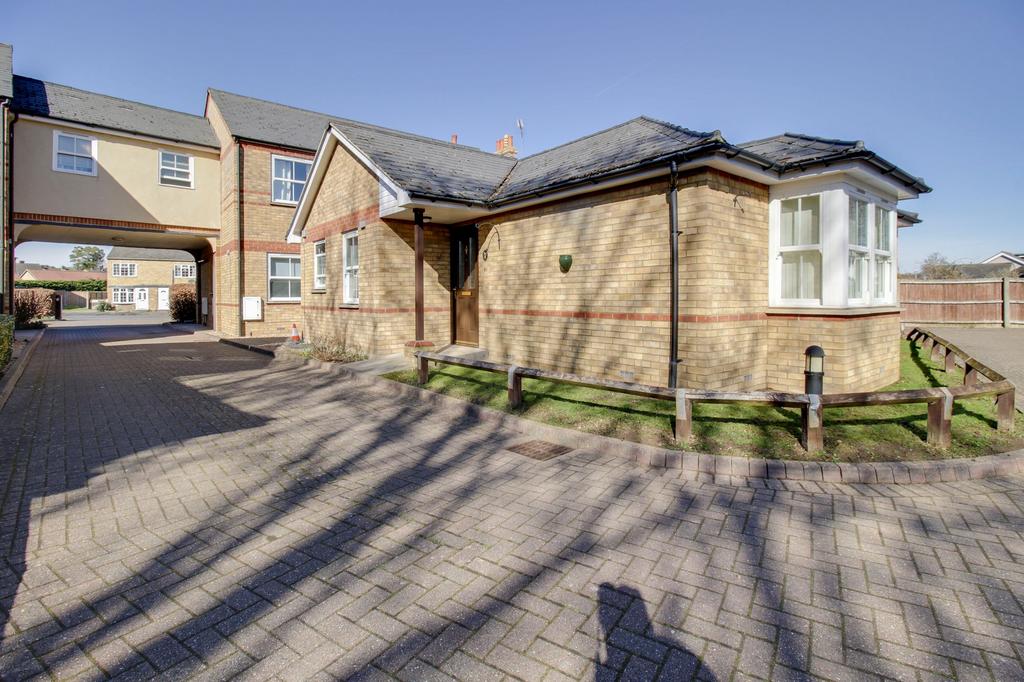 St. Neots Road, St. Neots PE19 2 bed apartment to rent - £1,100 pcm (£ ...
