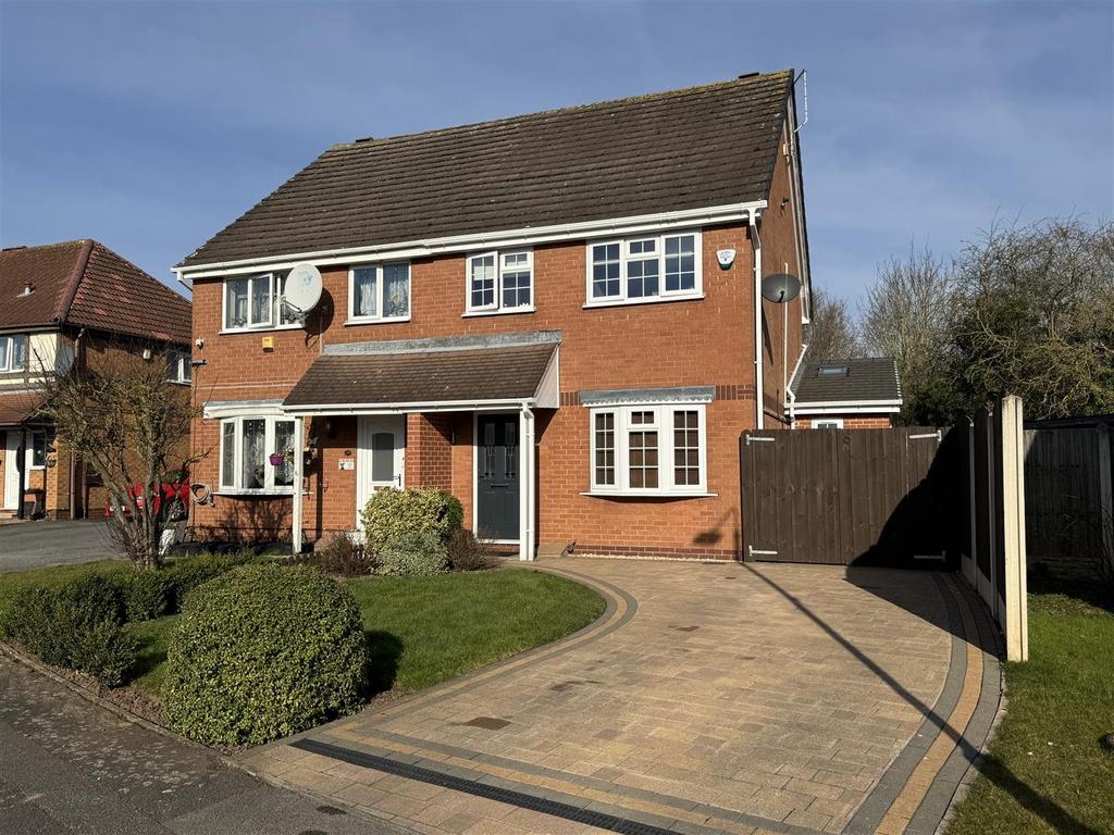 St. Annes Way, Worksop S80 3 bed semi-detached house - £190,000