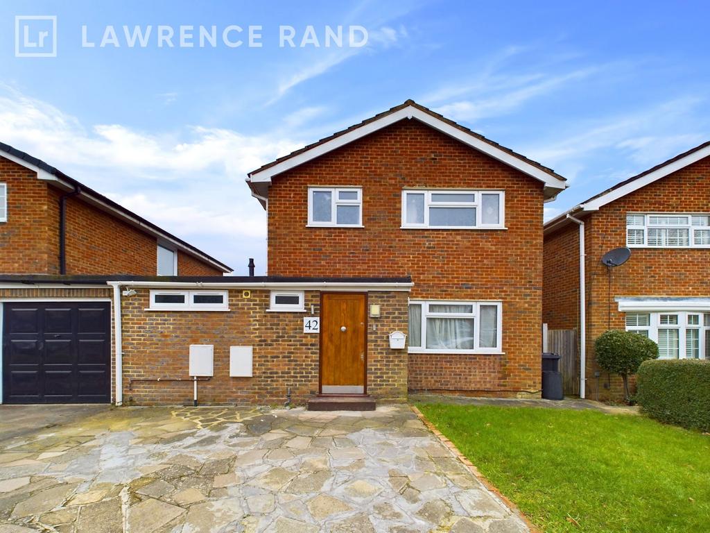 Seaford Close, Ruislip, HA4 4 bed detached house - £700,000