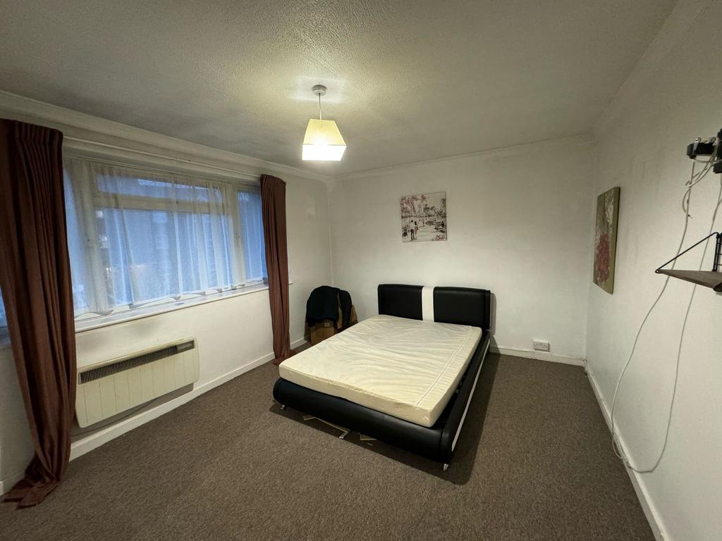 Harrow & Wealdstone, Harrow HA3 1 bed flat to rent - £1,250 pcm (£288 pw)