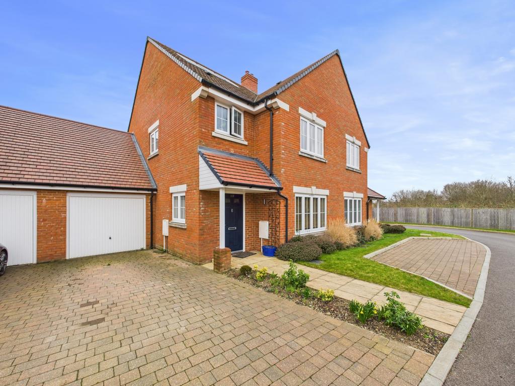 Princes Risborough HP27 3 bed semi-detached house - £580,000