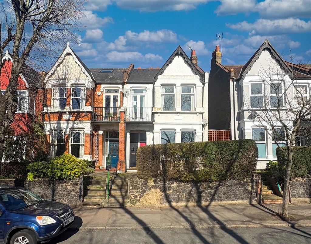 Church Hill, Walthamstow E17 2 bed flat for sale - £475,000