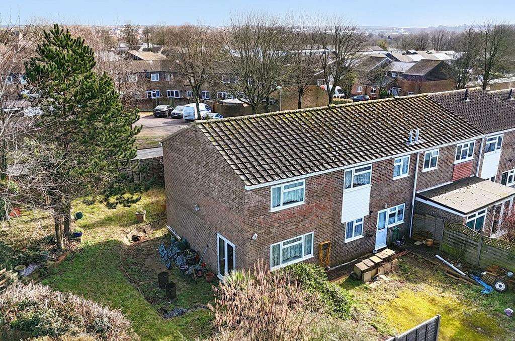 Roman Way, Andover, SP10 5JU 4 bed semi-detached house for sale - £350,000